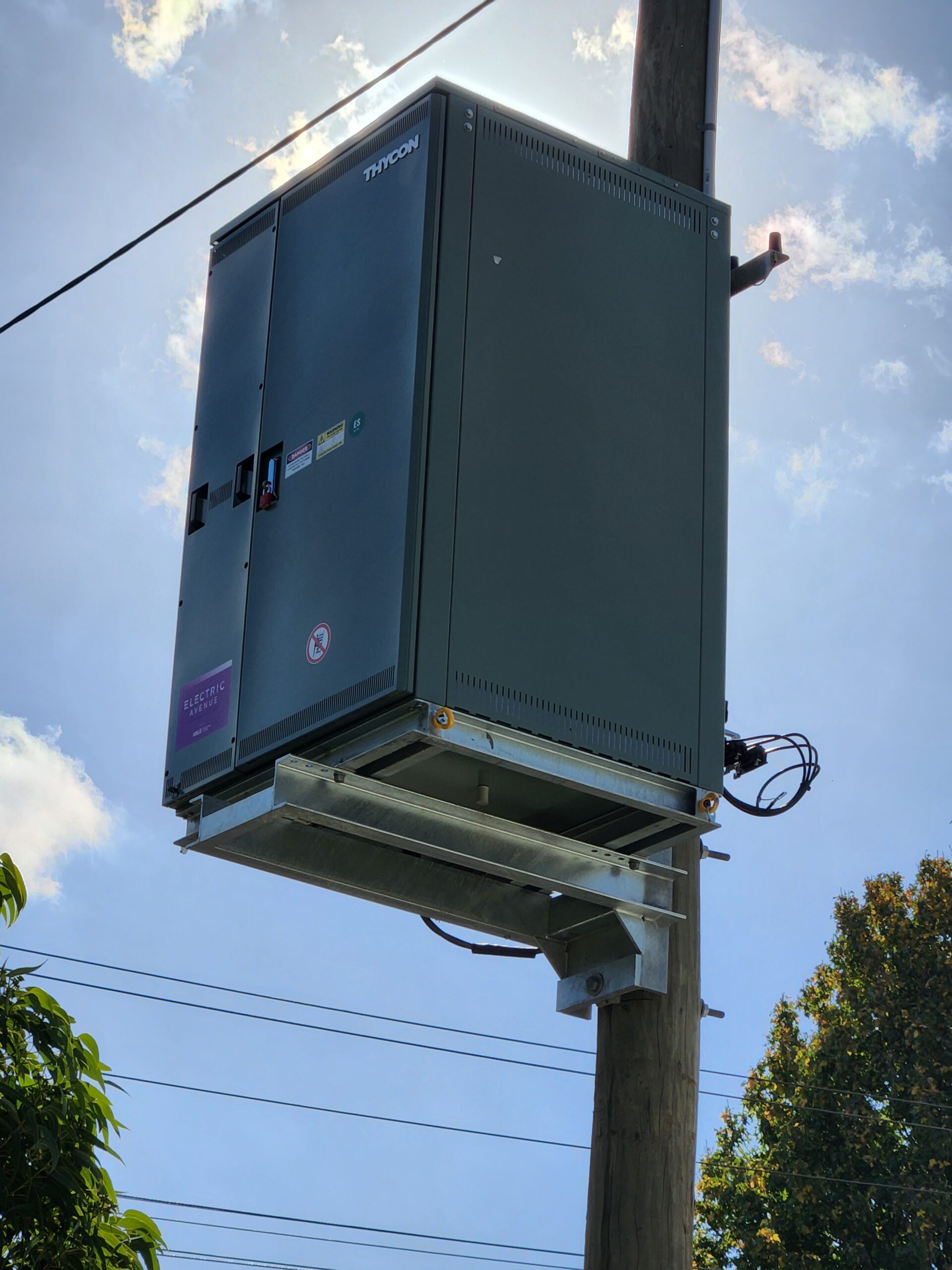 Peak Lopping Inverter - THYCON - Uninterruptible Power Supplies ...